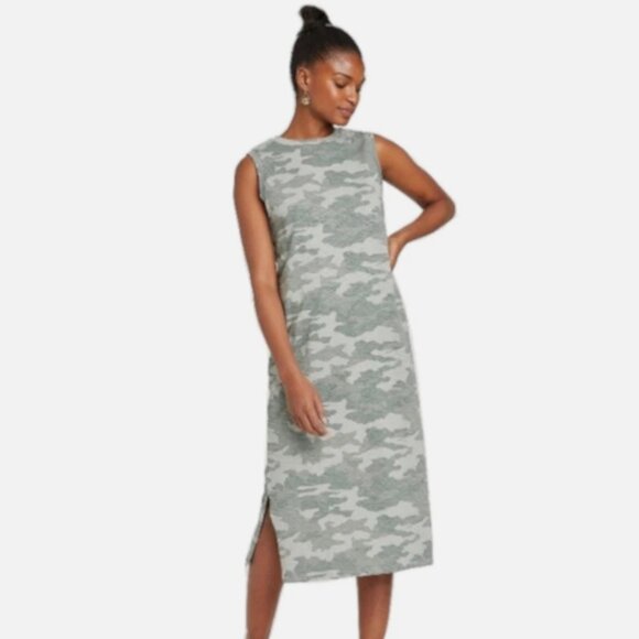 Universal Thread | Dresses | Universal Thread Camo Maxi In Size Small ...